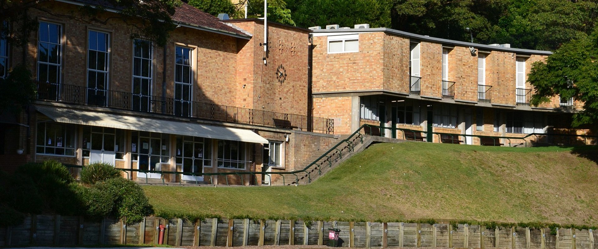 What time does cranbrook school finish?